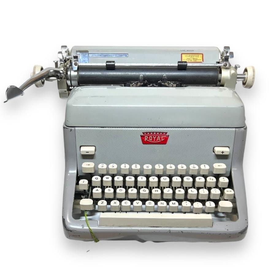 Royal FP Desktop Typewriter – Toronto Typewriters